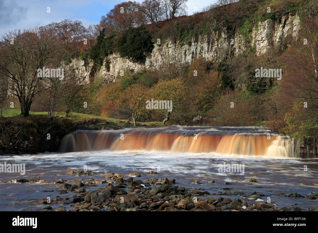 With river swale in spate hi-res stock photography and images - Alamy