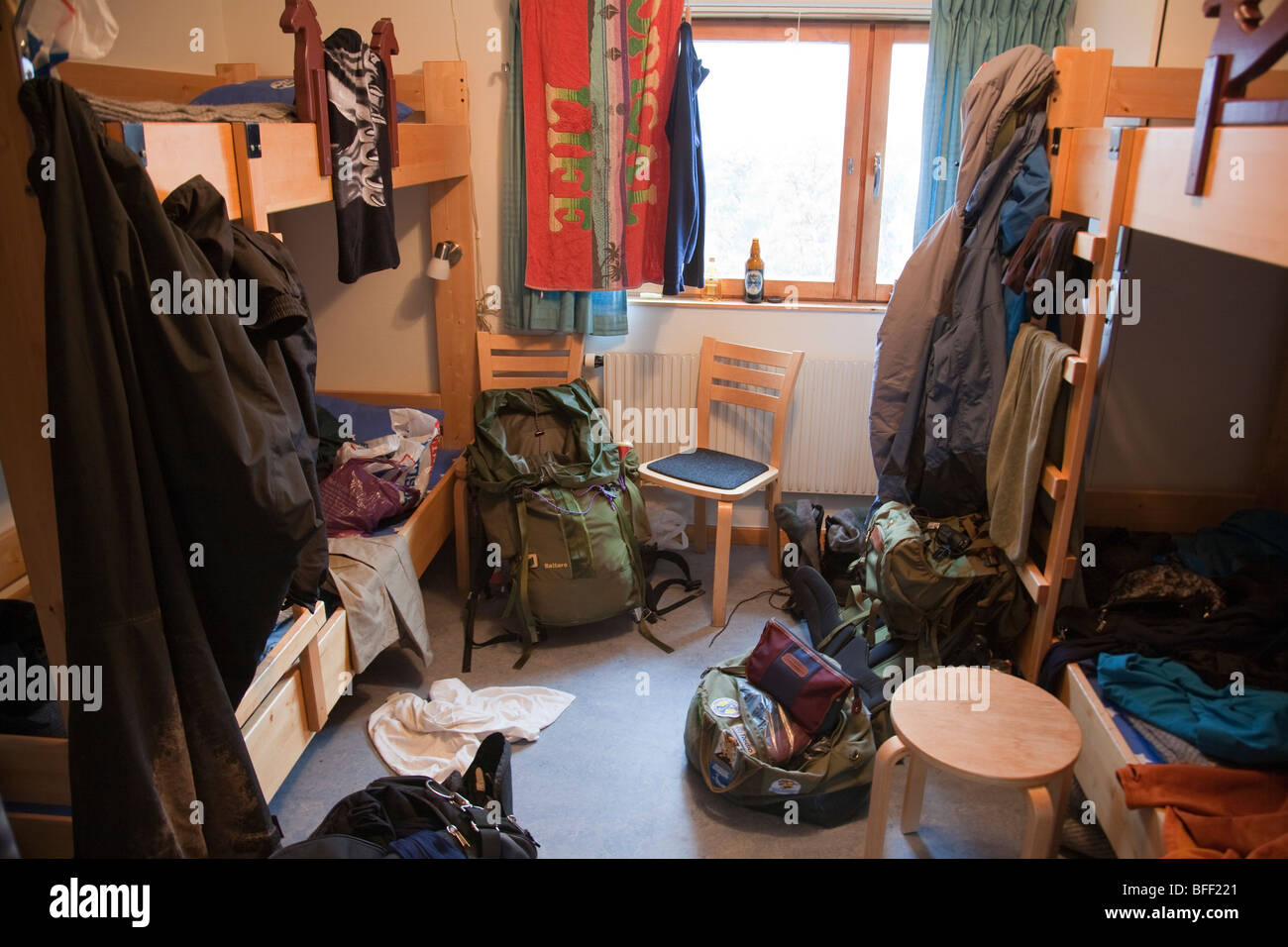 Bunk beds hi-res stock photography and images - Alamy