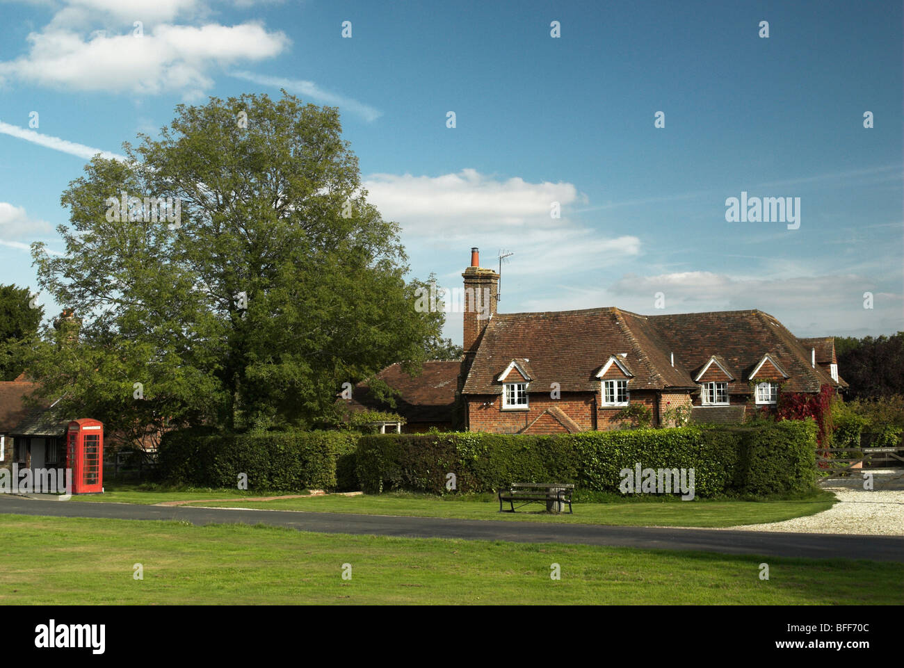 A quintessential English village scene Stock Photo - Alamy