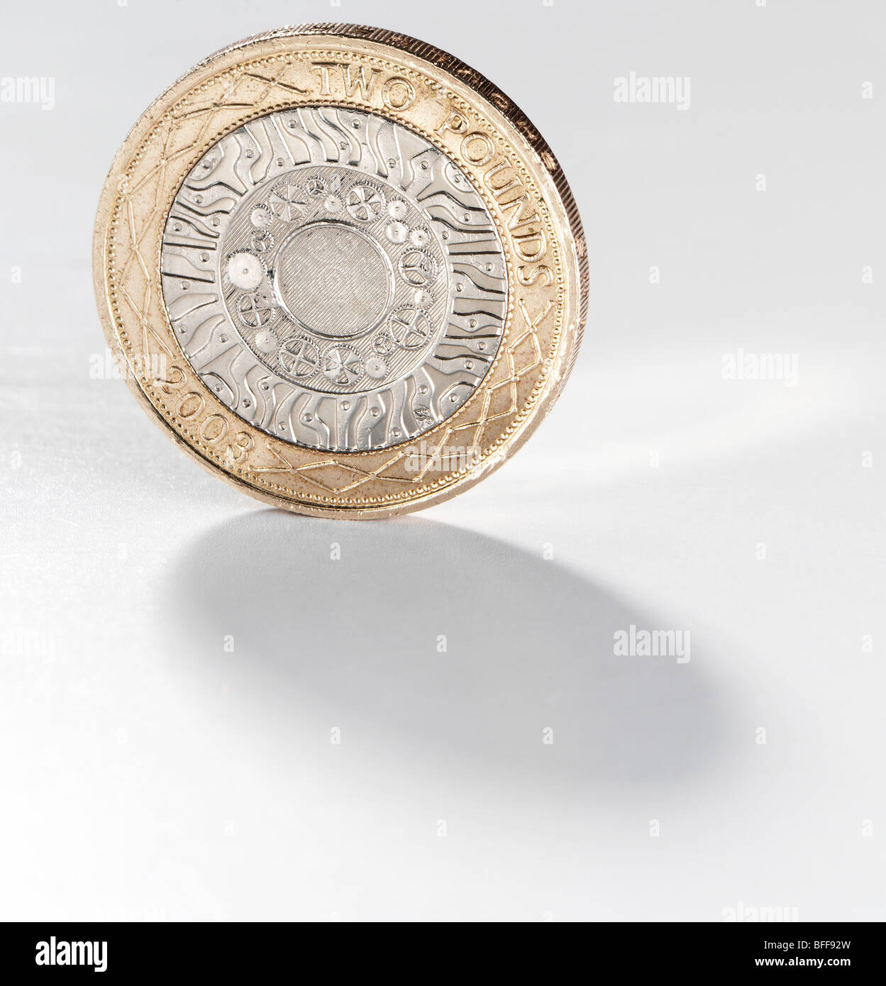 Two pound coin Stock Photo - Alamy