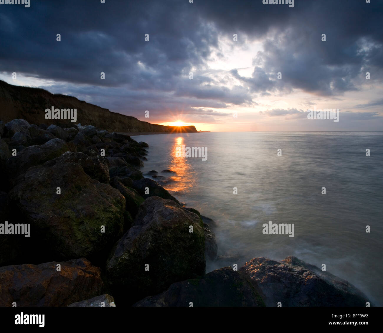 Rocks and still water and sunset hi-res stock photography and images ...