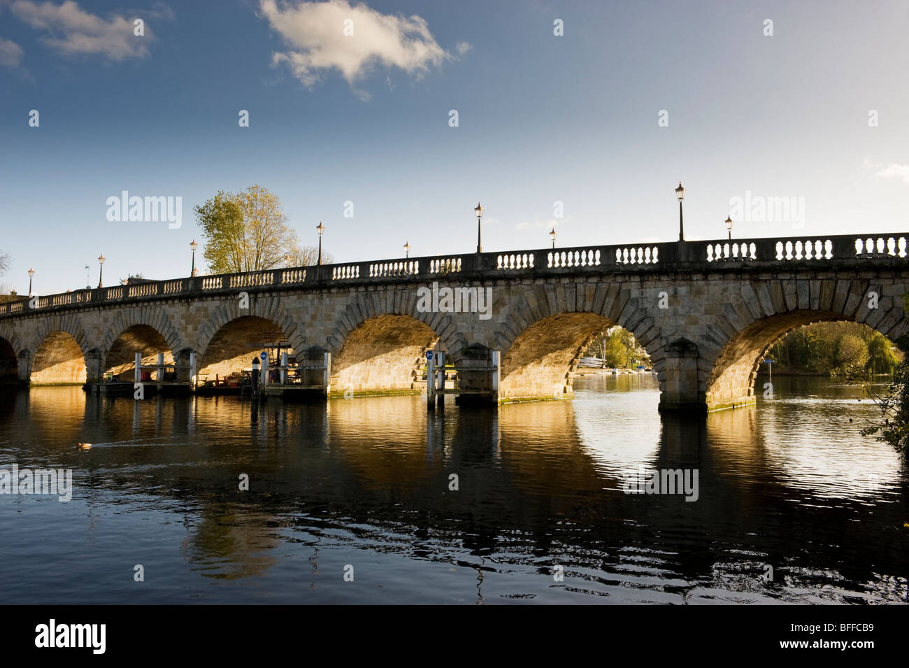 Maidenhead Bridge River Thames Stock Photo - Alamy