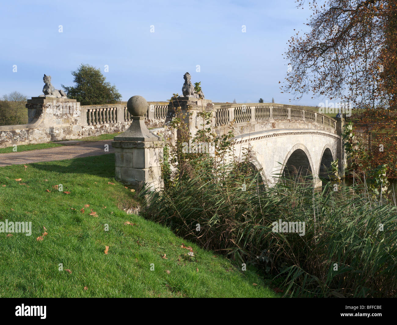 Compton Verney Bridge High Resolution Stock Photography and Images - Alamy