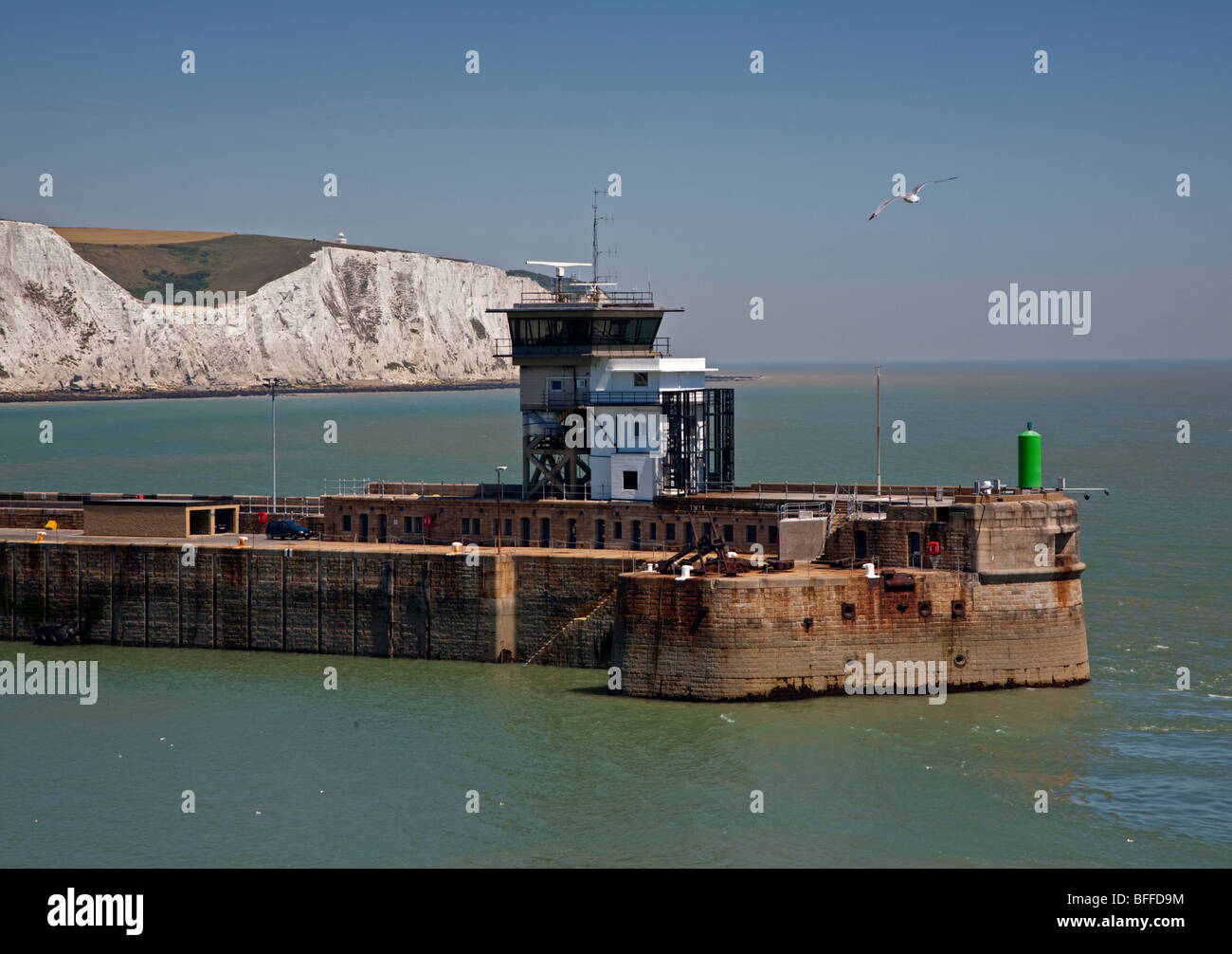 Harbour Wall and White Cliffs, Dover, Kent, England Stock Photo - Alamy