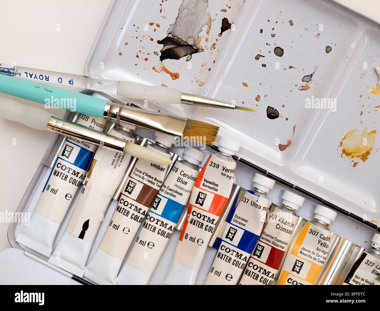 Paint tube hi-res stock photography and images - Alamy