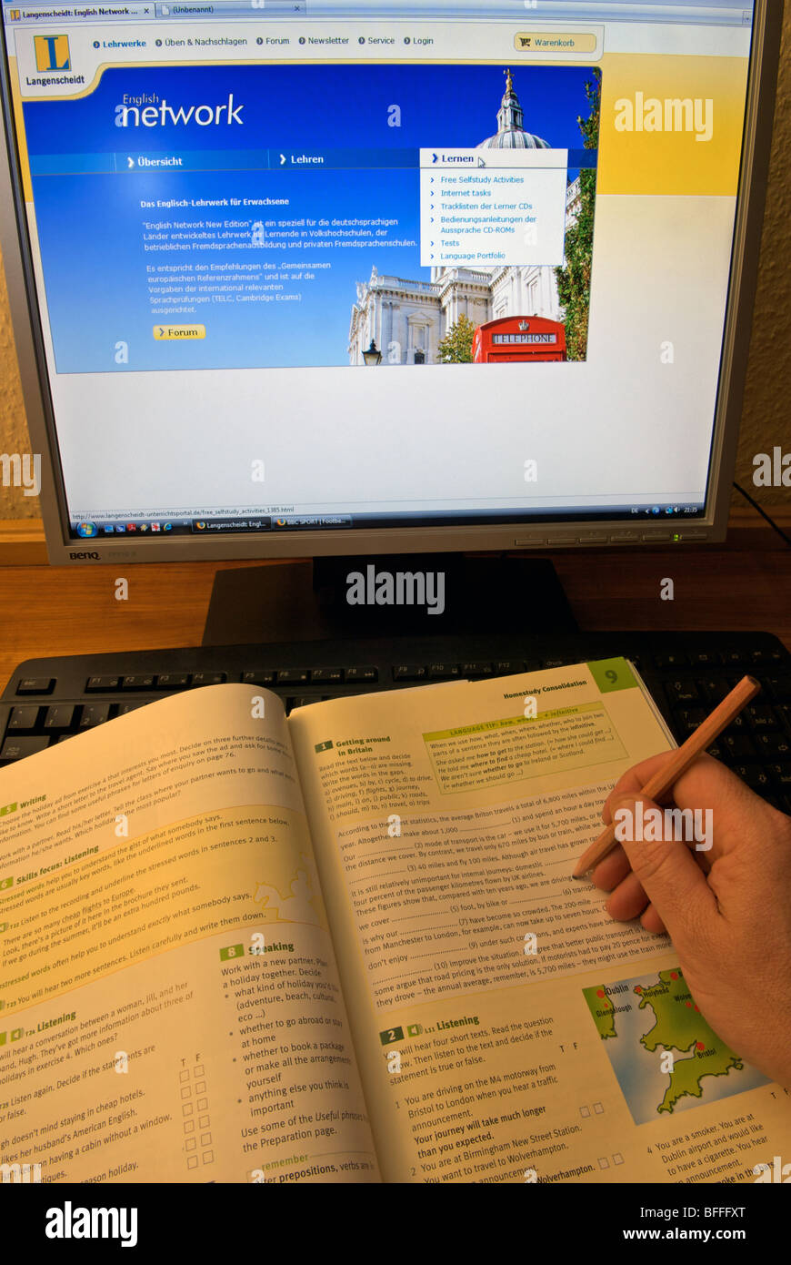 Learning english computer hi-res stock photography and images - Alamy