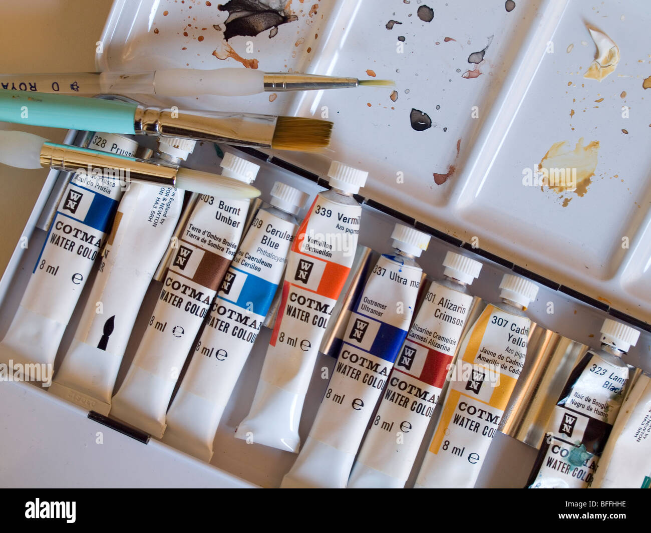 Paint tube hi-res stock photography and images - Alamy