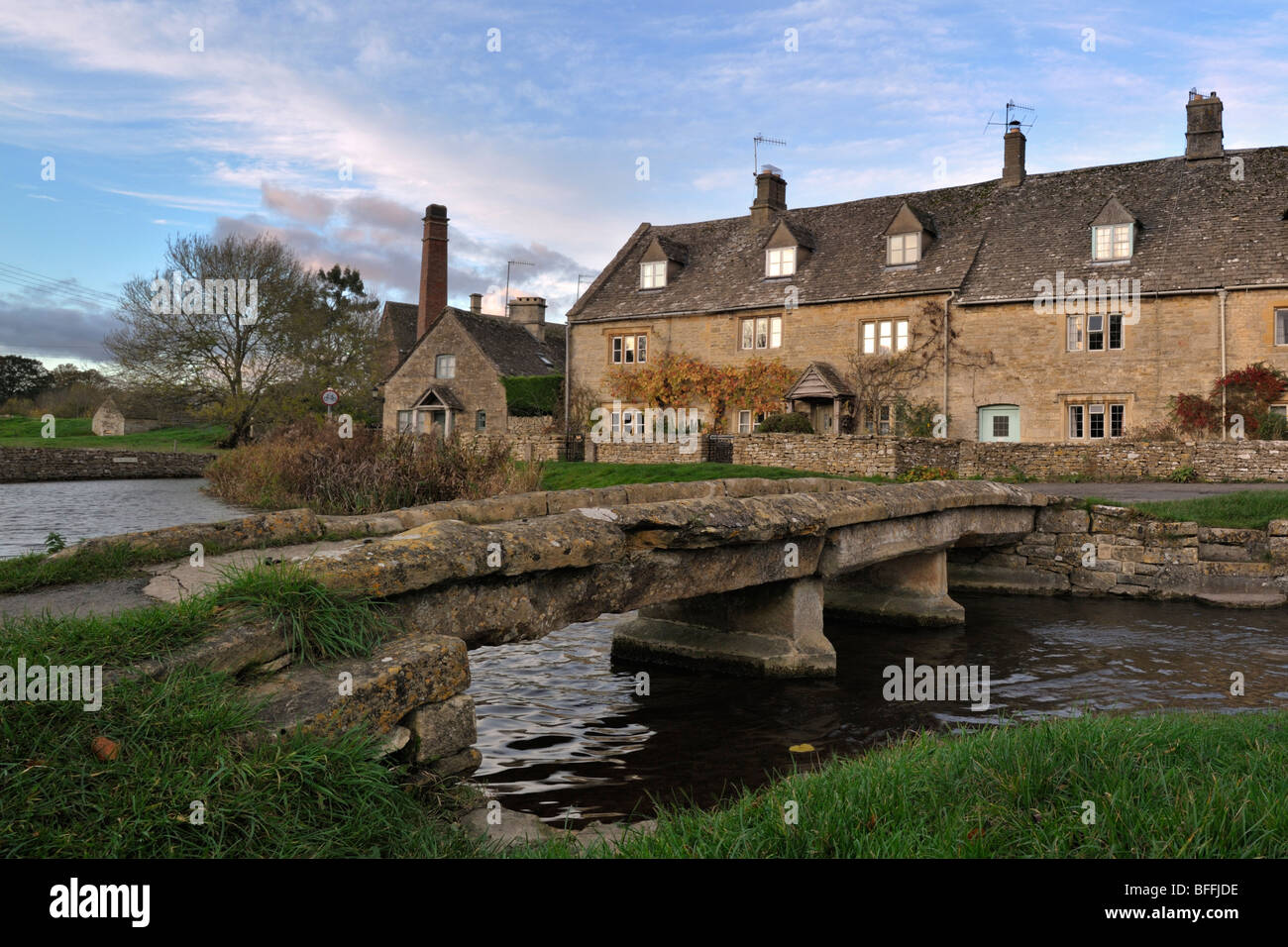 LOWER SLAUGHTER, GLOUCESTERSHIRE - NOVEMBER 02, 2009: Bridge over the ...