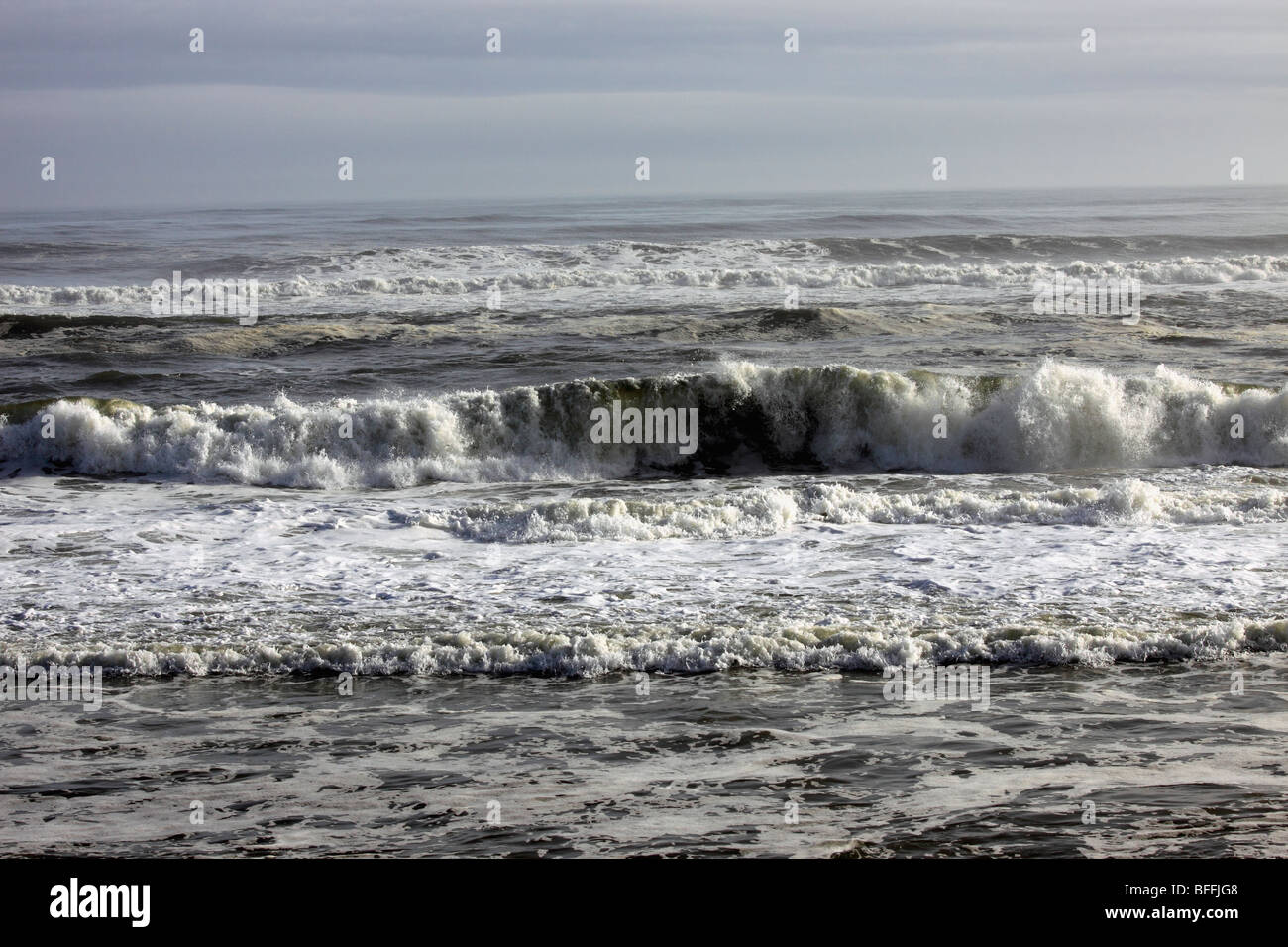 Pounding ocean hi-res stock photography and images - Alamy