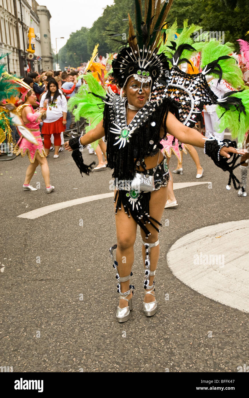 Dancers from the Paraiso School of Samba float at the Notting Hill ...