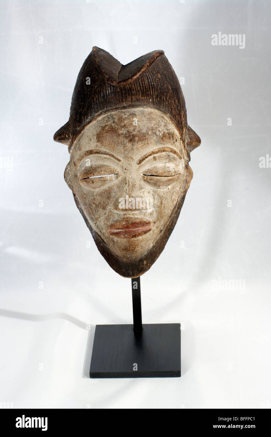 Punu mask hi-res stock photography and images - Alamy