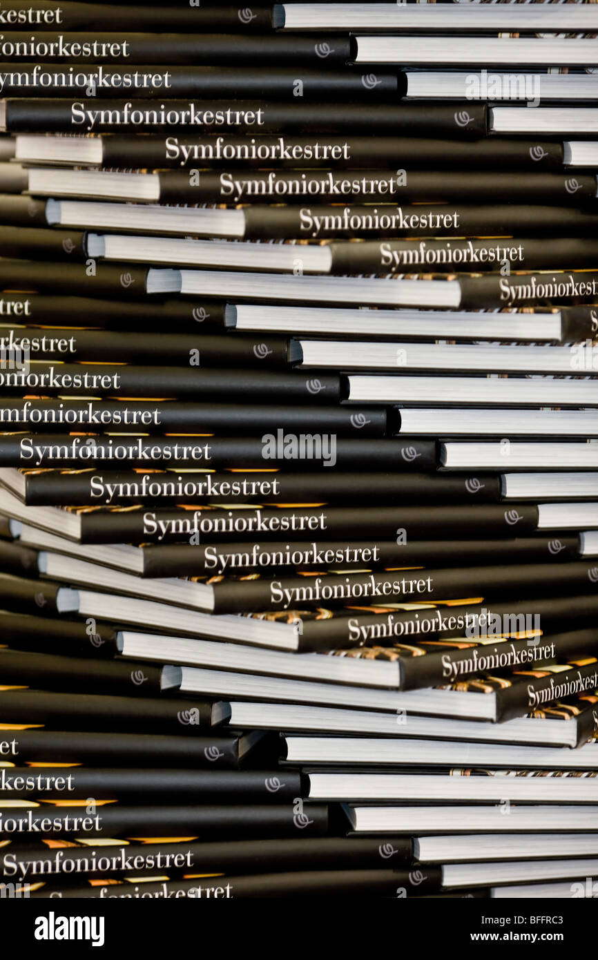 Books pile hi-res stock photography and images - Alamy