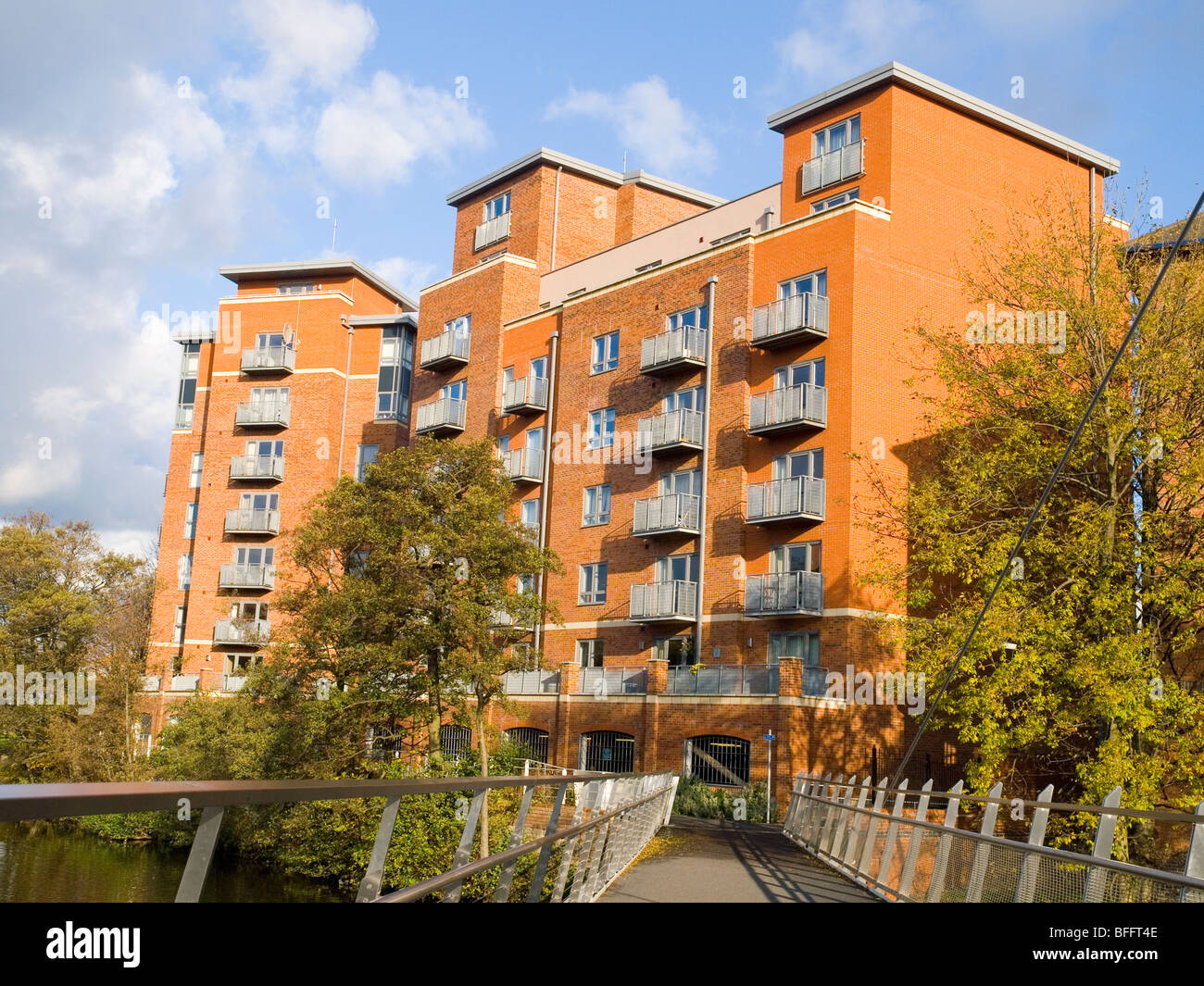 Modern apartment buildings by the River Derwent in Derby City Centre ...