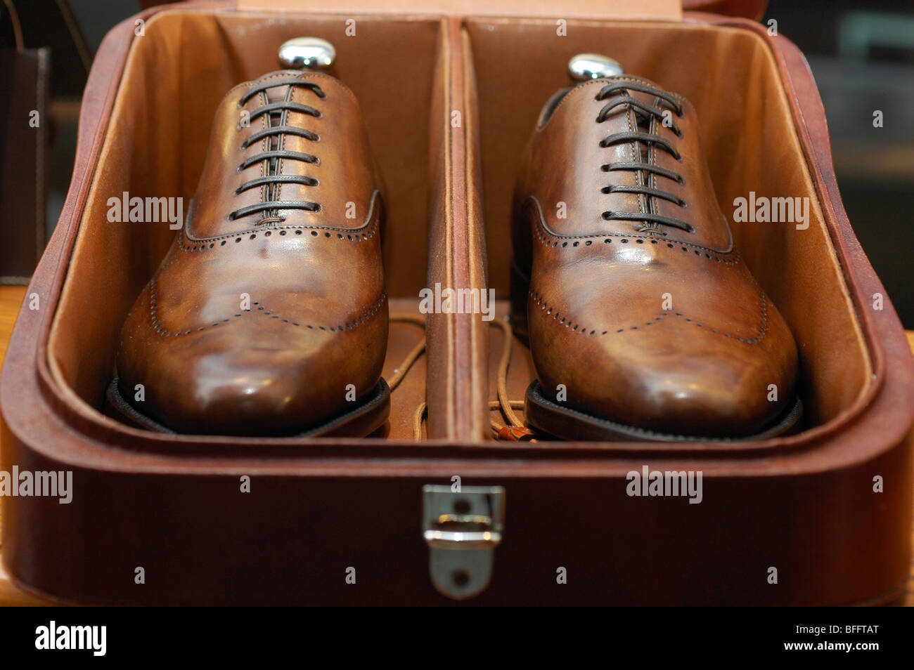 man's shoes In a box Stock Photo - Alamy