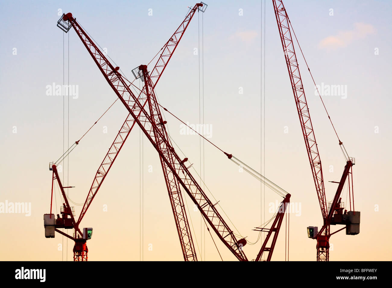 Tall tower crane above hi-res stock photography and images - Alamy