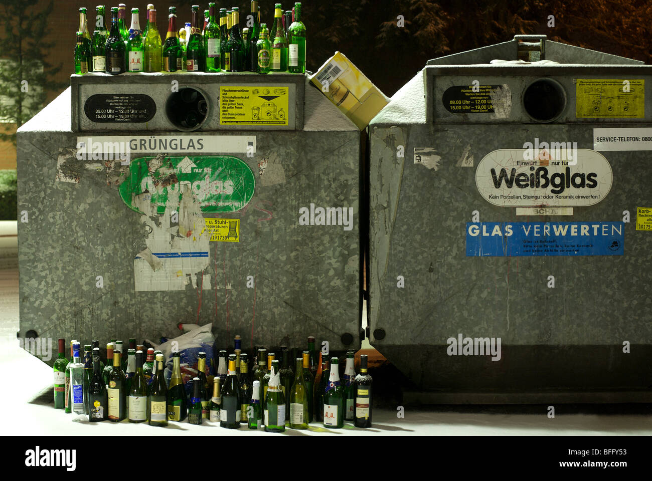 Full bottle bank with glass bottles hi-res stock photography and images ...