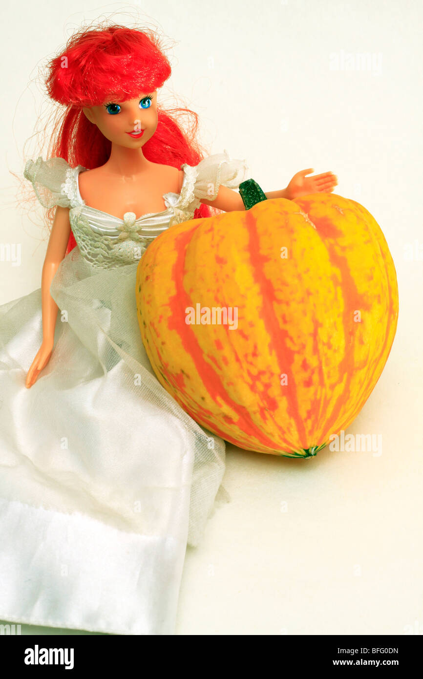 Cinderella pumpkin coach hi-res stock photography and images - Alamy