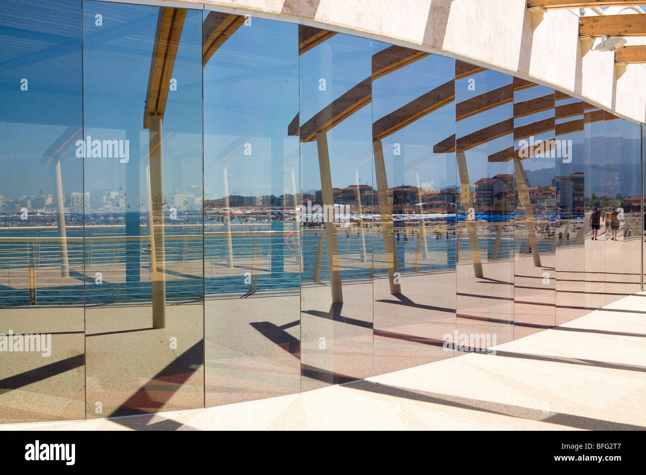 Reflection sea wharf hi-res stock photography and images - Alamy