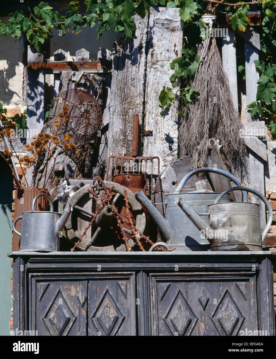 Found objects hi-res stock photography and images - Alamy