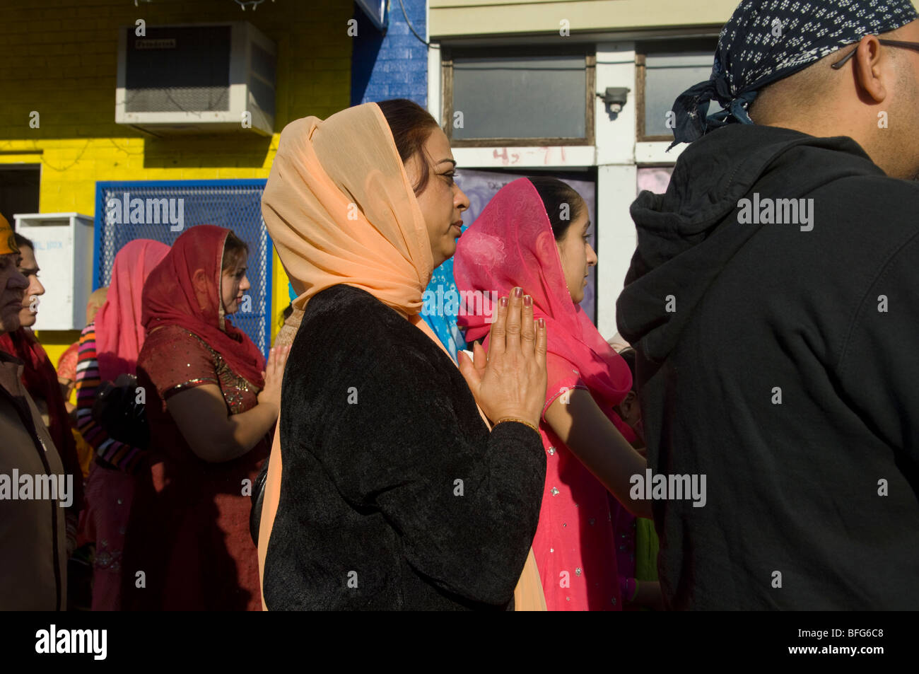 Members of the congregation of the Singh Sabha Sikh temple of New York ...