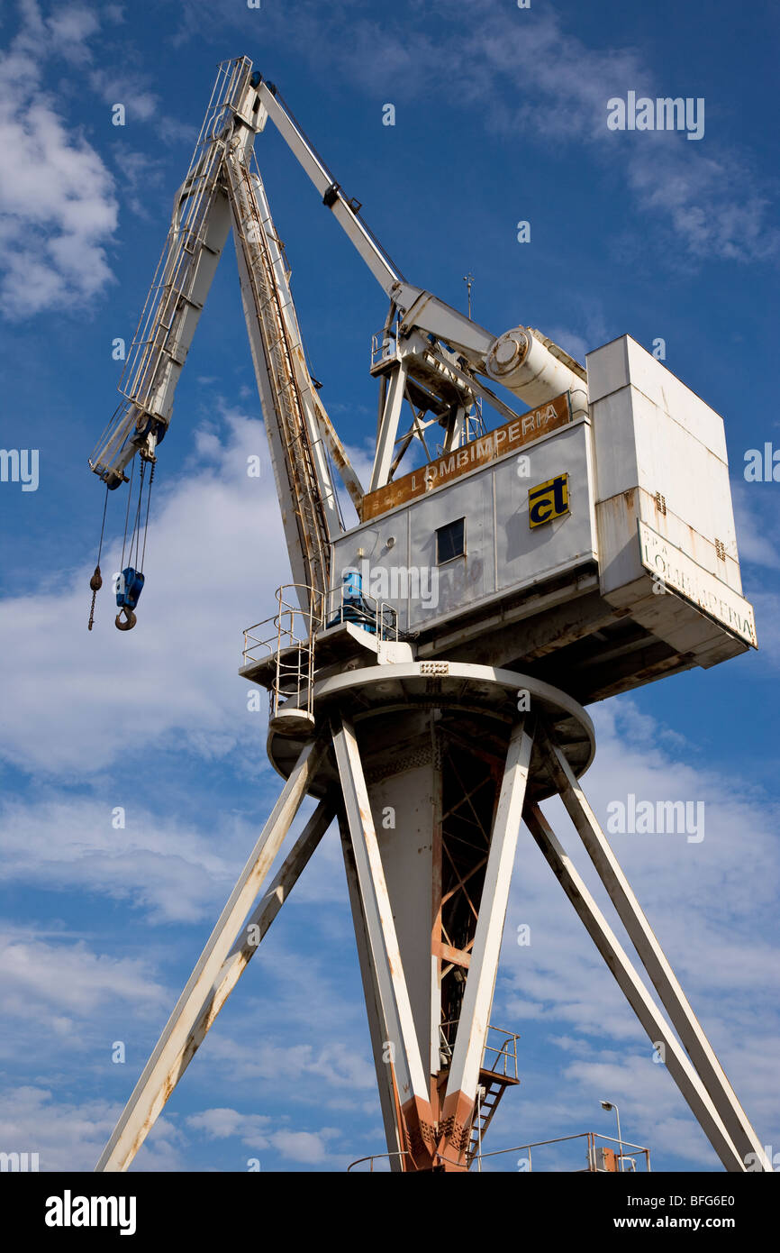 Cranes italy hi-res stock photography and images - Alamy