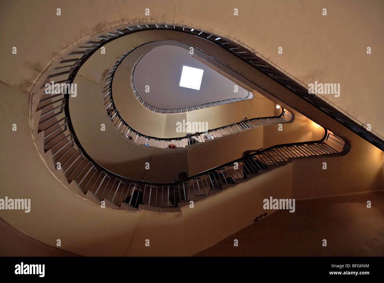 Semi circular staircase hi-res stock photography and images - Alamy