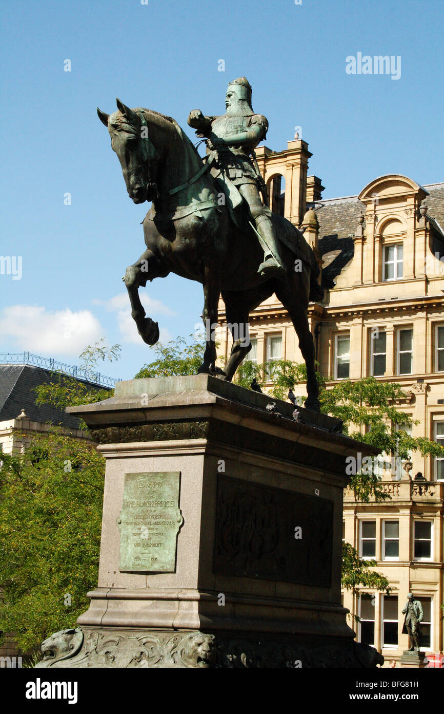 Statue in City Square Leeds featuring a Sculpture of Edward the Black ...