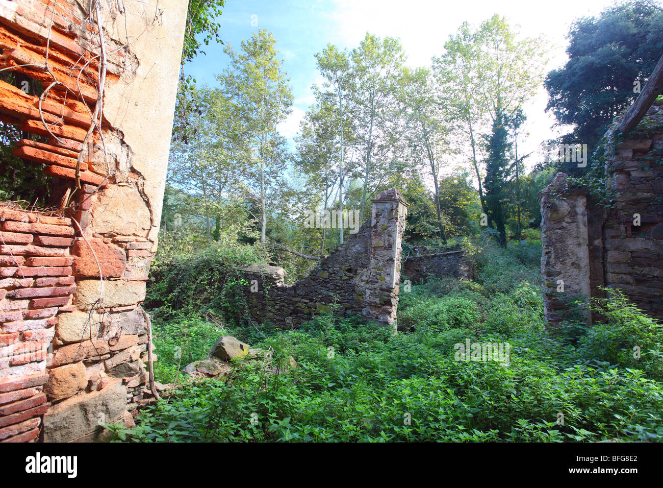 Spain, Cataluna, house villa farm old wrecked demolished house ...