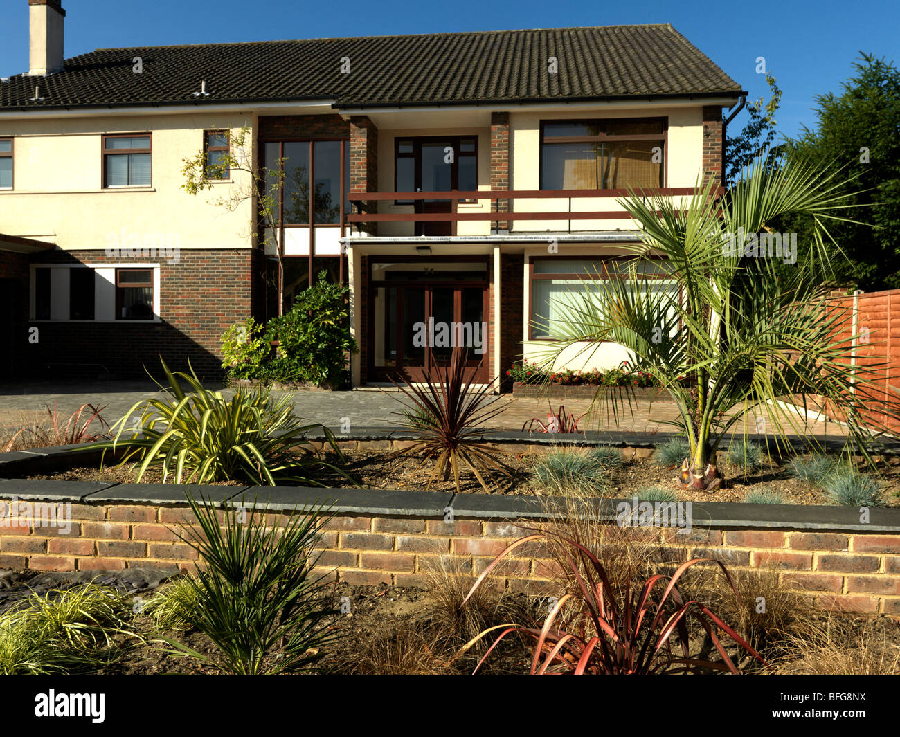 Detached house hi-res stock photography and images - Alamy
