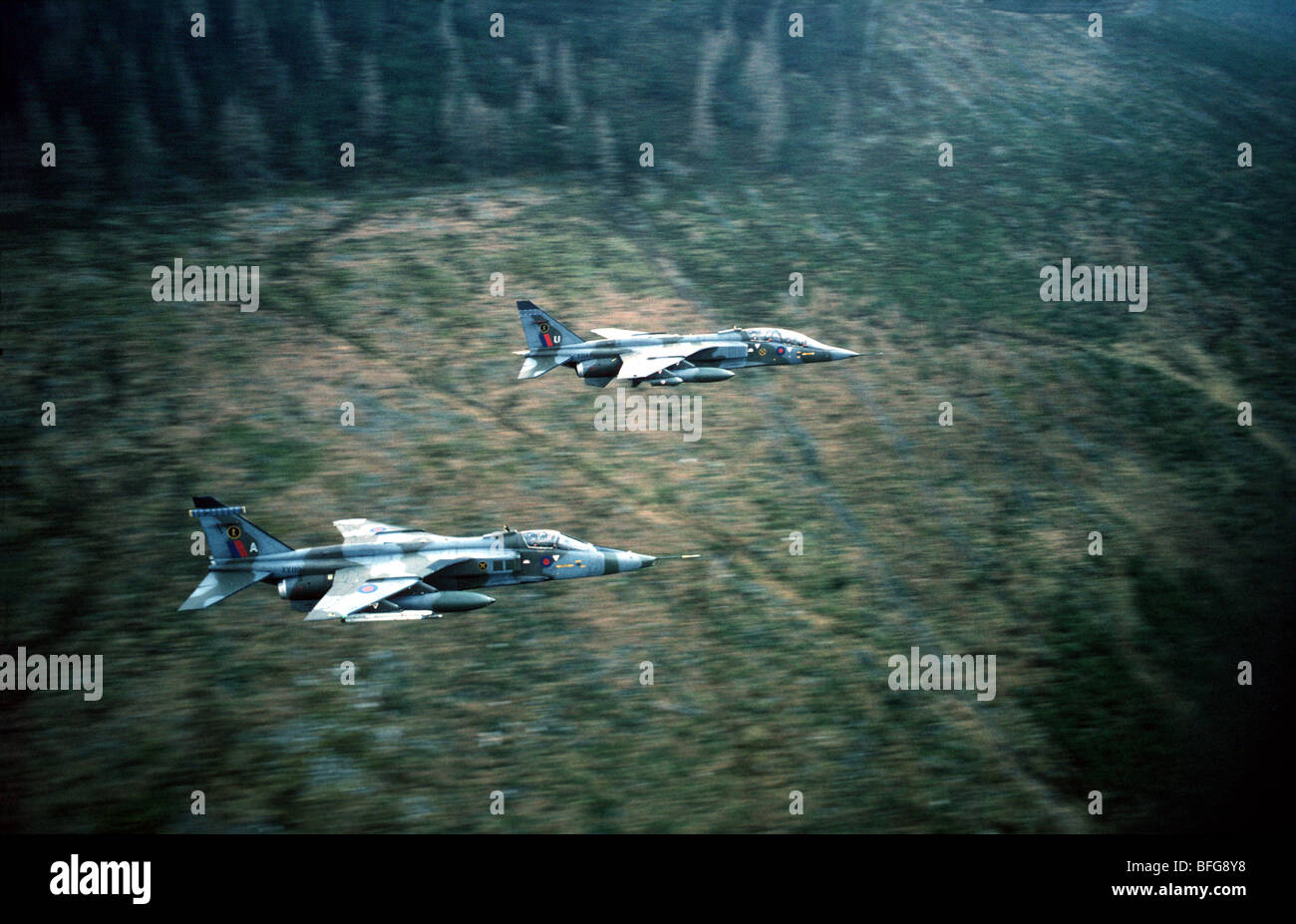 Raf plane formation hi-res stock photography and images - Alamy