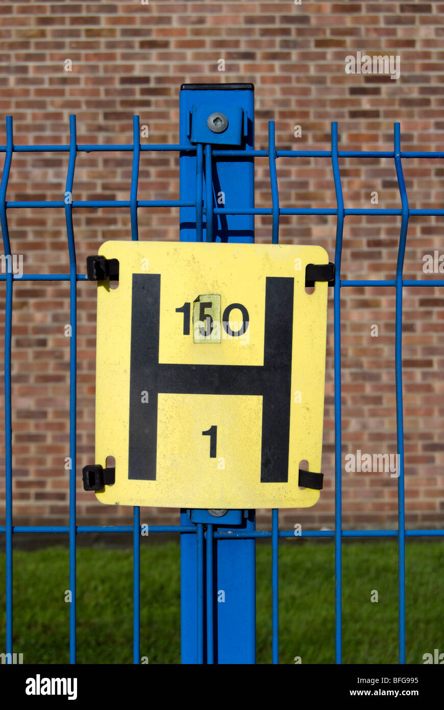 Fire hydrant sign hi-res stock photography and images - Alamy