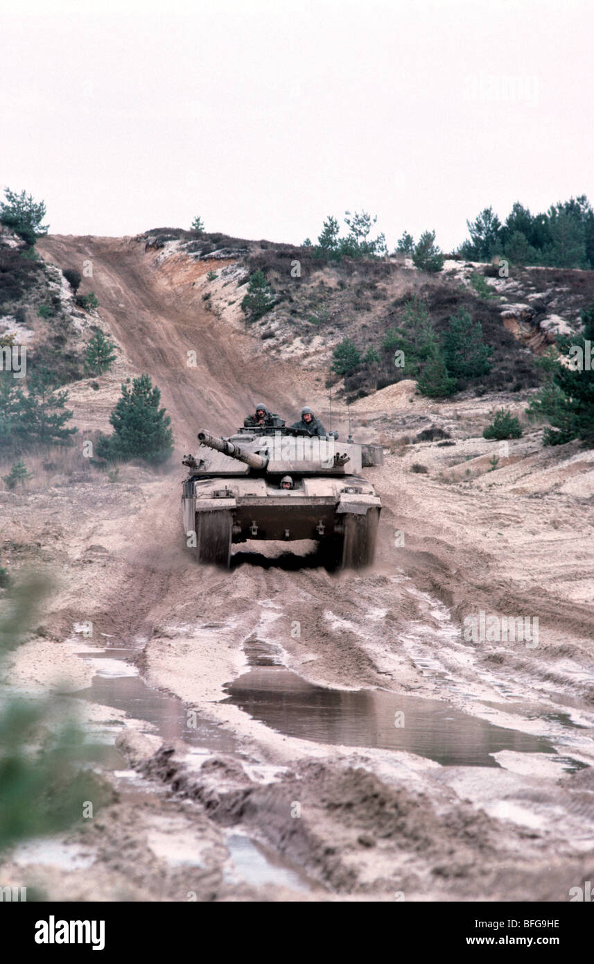 Challenger tank hi-res stock photography and images - Alamy