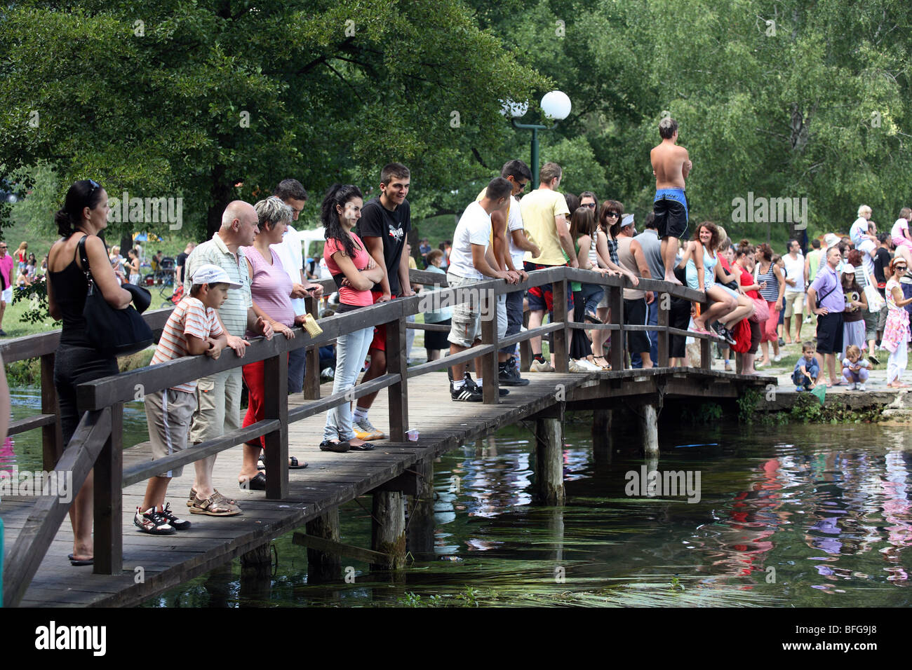 Crowd on the bridge hi-res stock photography and images - Alamy