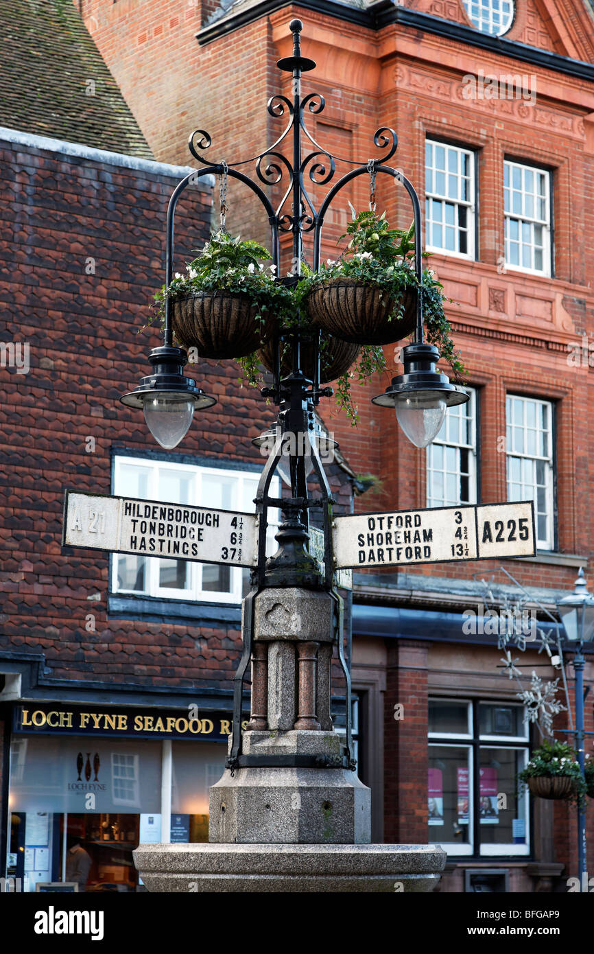 Old sign post sevenoaks hi-res stock photography and images - Alamy