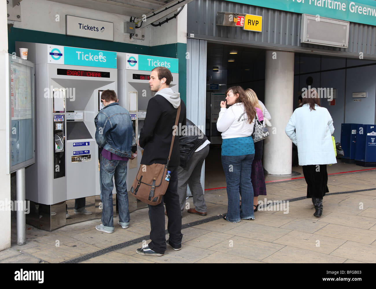 Dlr ticket machine hi-res stock photography and images - Alamy