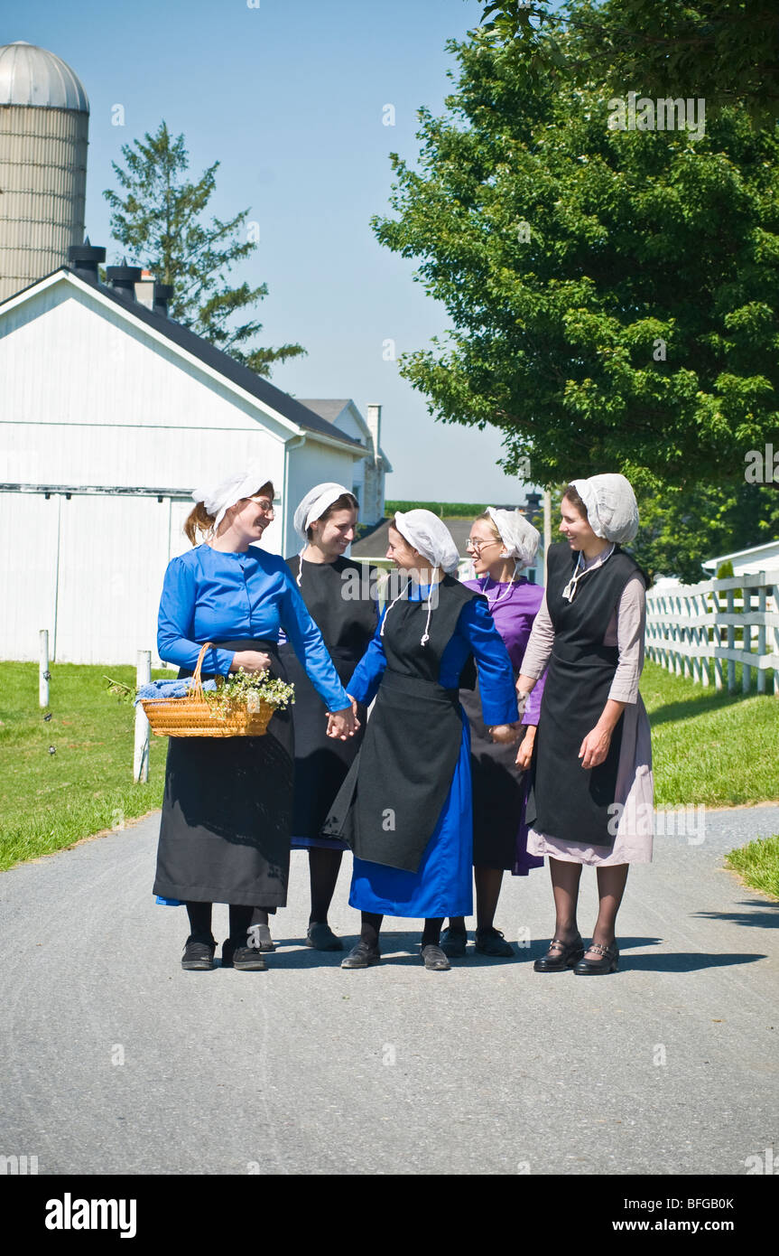 Amish girls hi-res stock photography and images - Alamy