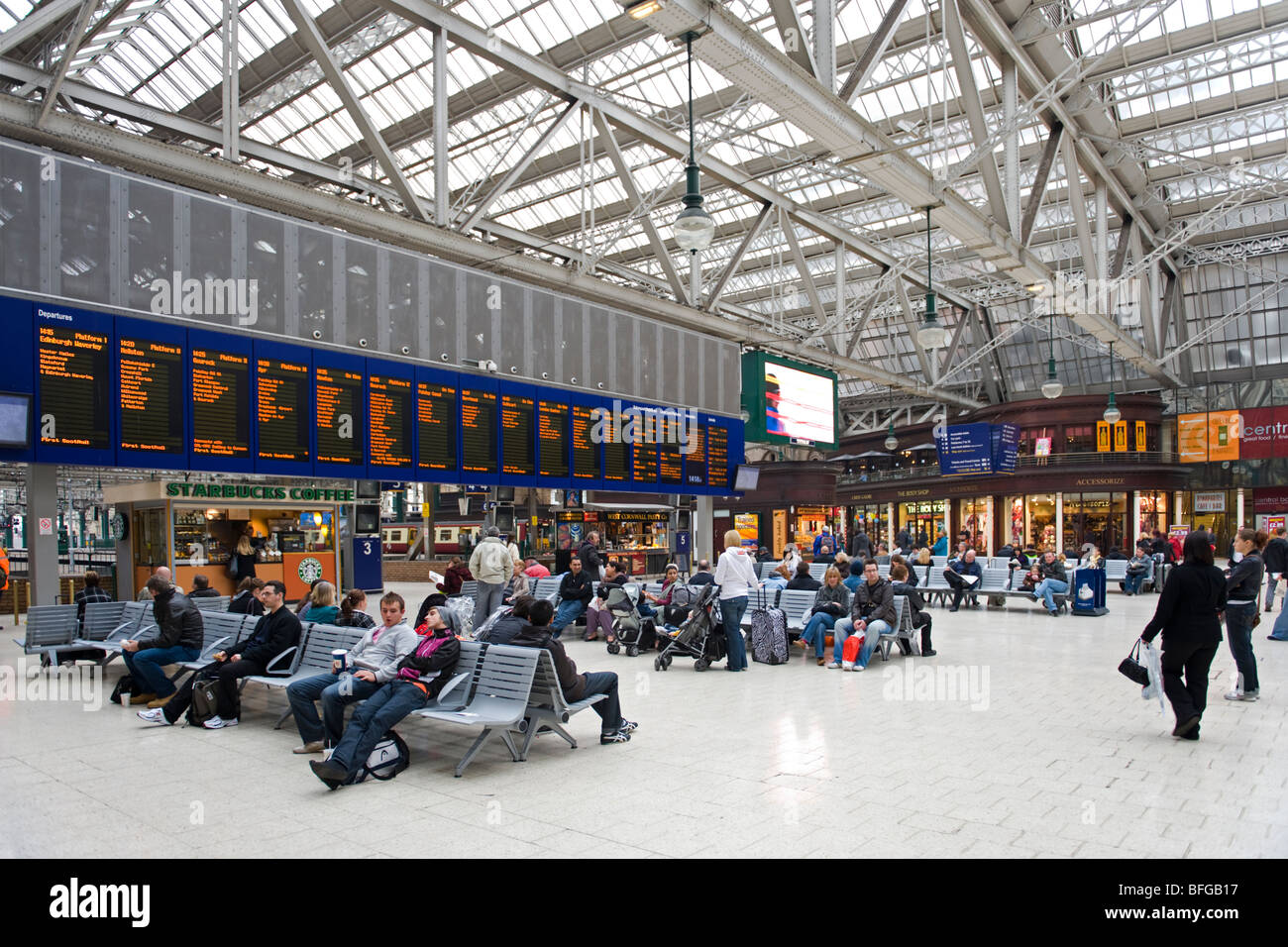 Glasgow central station hi-res stock photography and images - Alamy