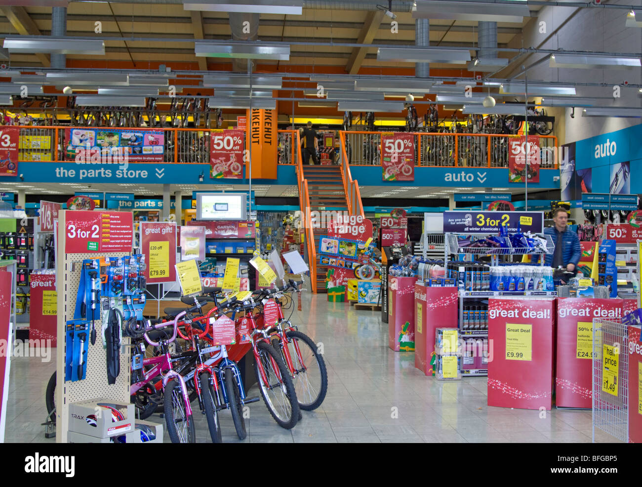 Halfords bikes hi-res stock photography and images - Alamy