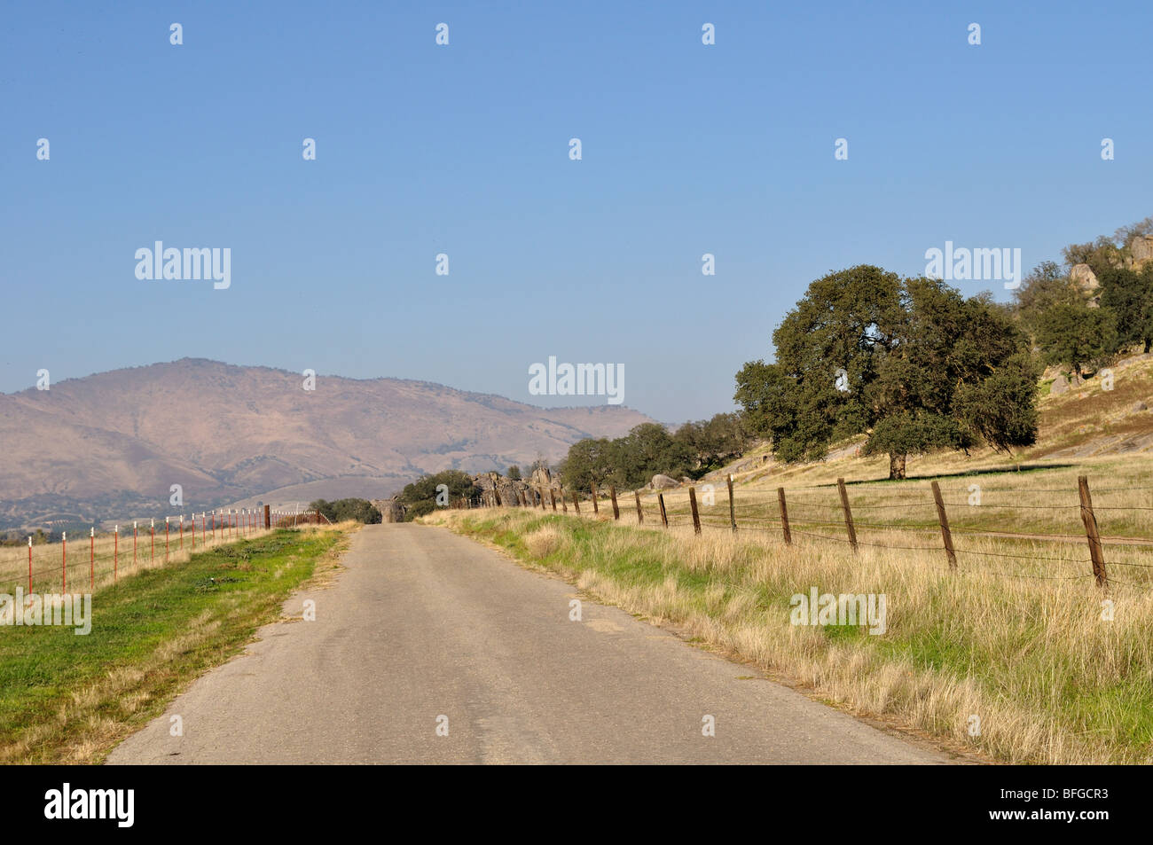 a country road in the Sierra foothills, central California, USA Stock ...