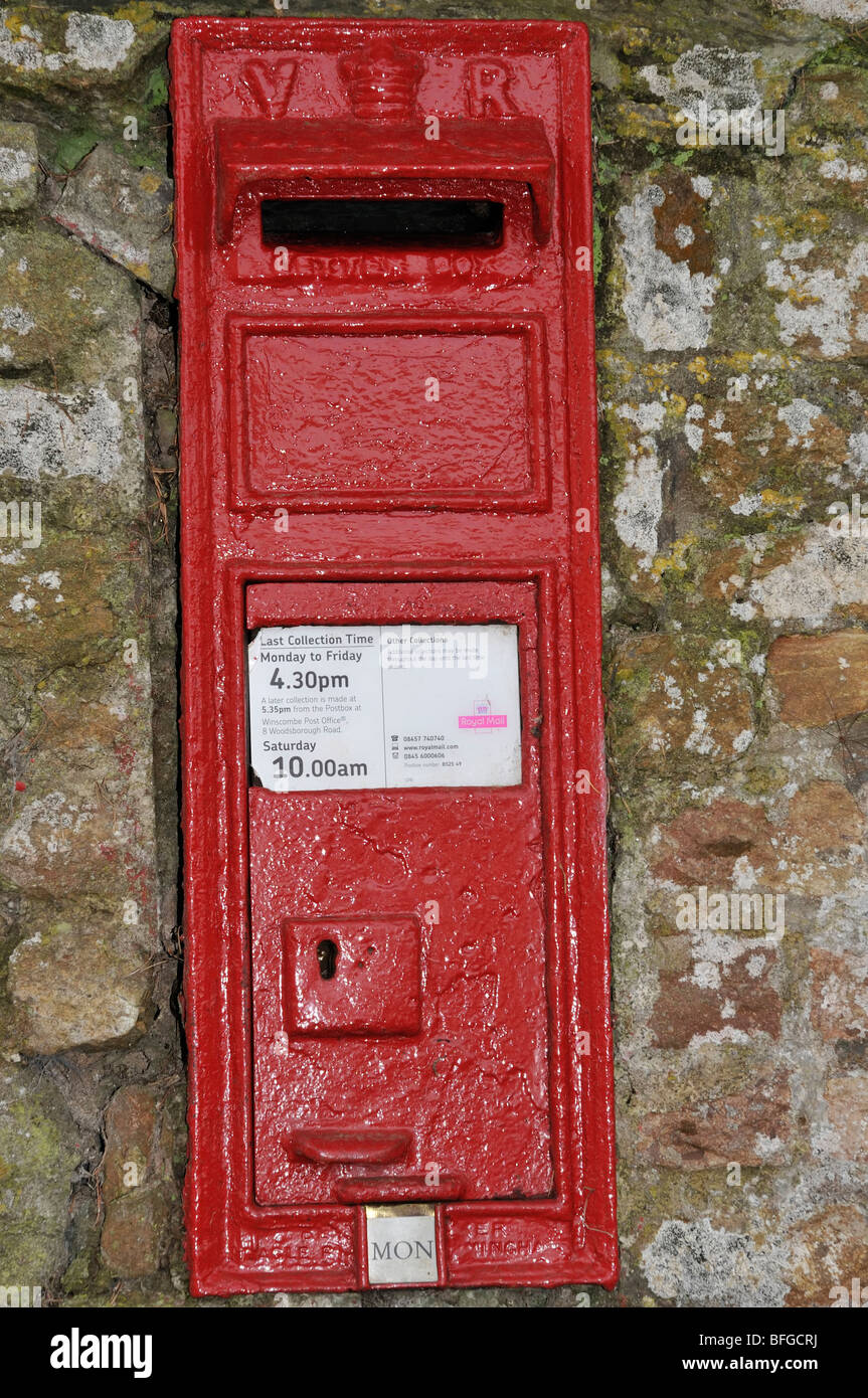 Freshly painted Victorian Wall mounted Pillar Box Stock Photo - Alamy