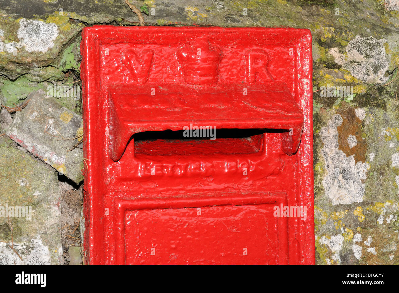 Freshly painted Victorian Wall mounted Pillar Box Stock Photo - Alamy