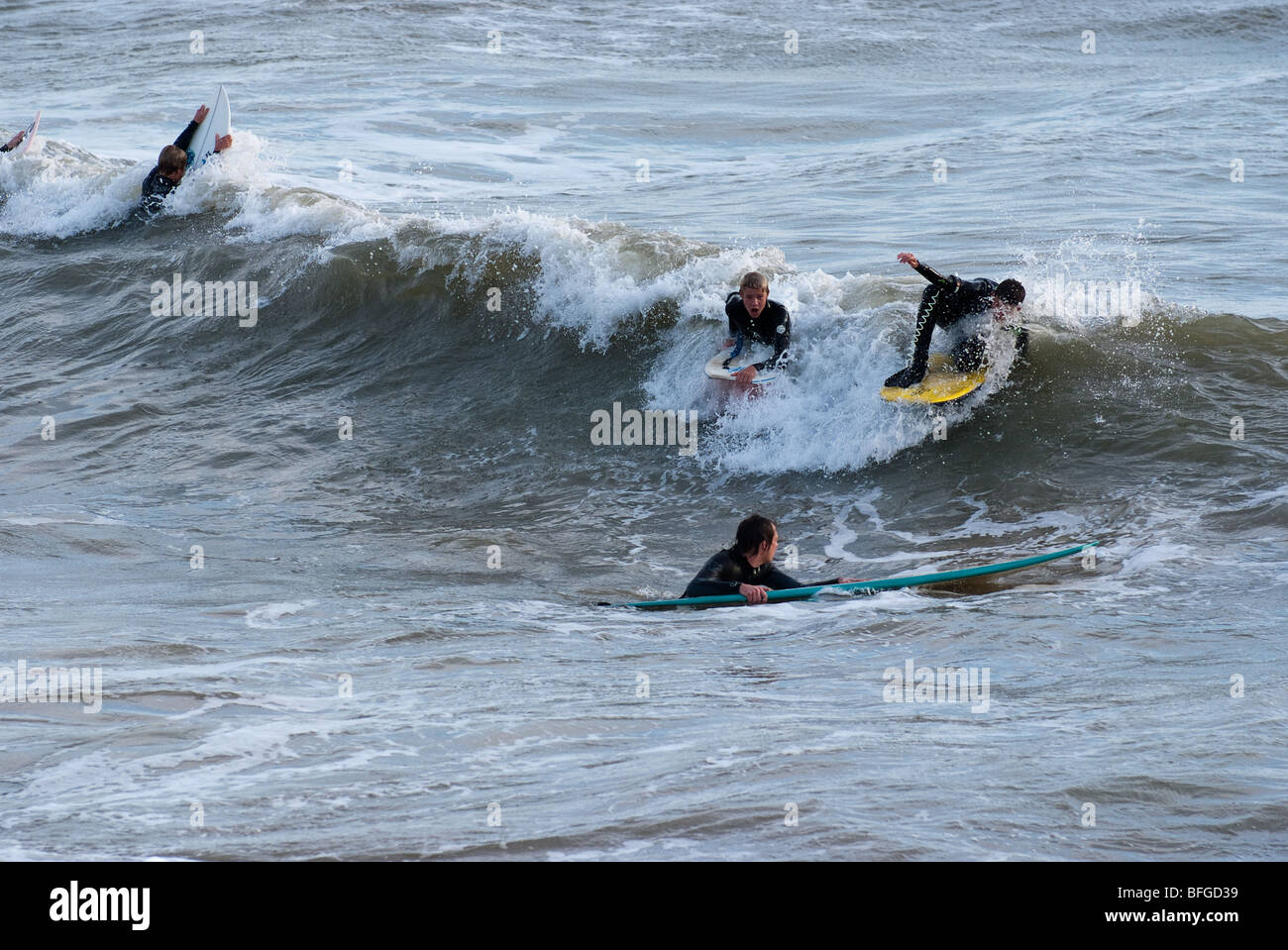 Surfers at Boscombe, home to Europe's first artificial surf reef Stock ...