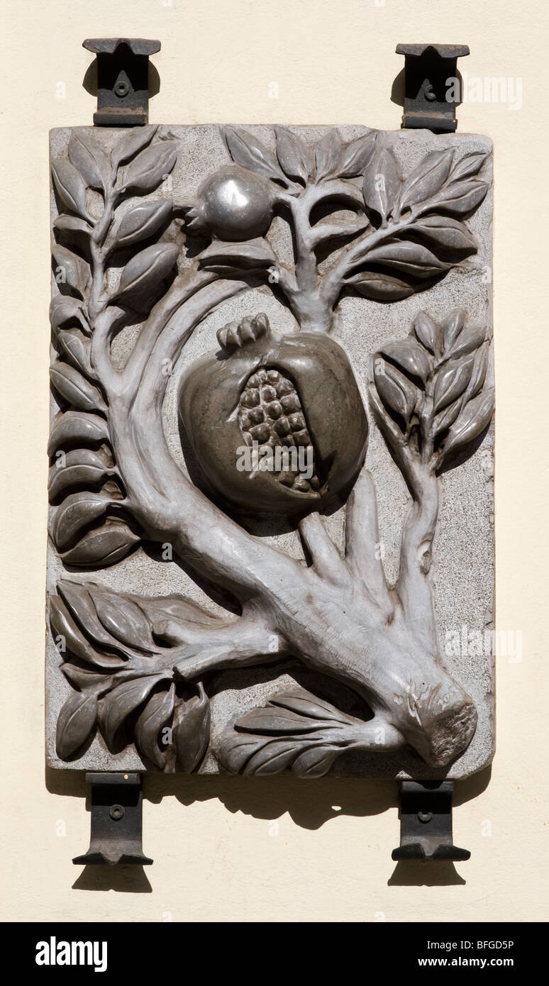 Symbol Of Granada Spain at Norris Carrico blog