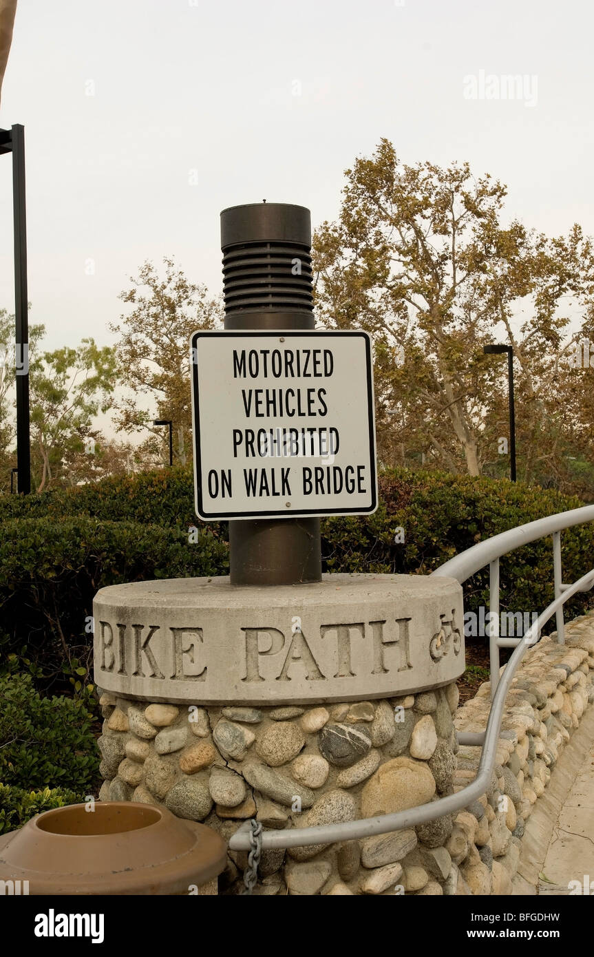 Bike Path, Motorized Vehicles Prohibited on Walk Bridge Stock Photo - Alamy