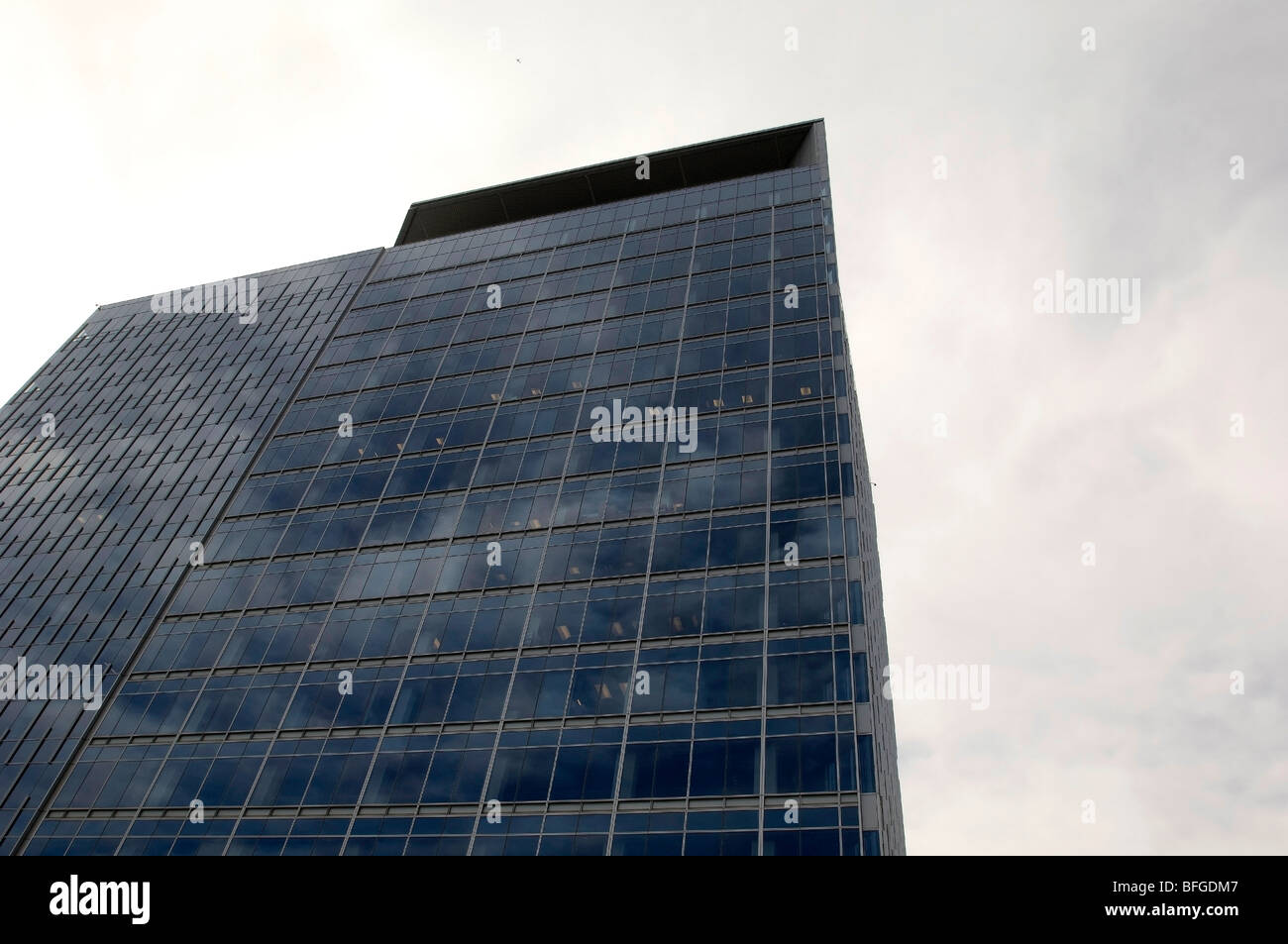 High rise glass building metal hi-res stock photography and images - Alamy