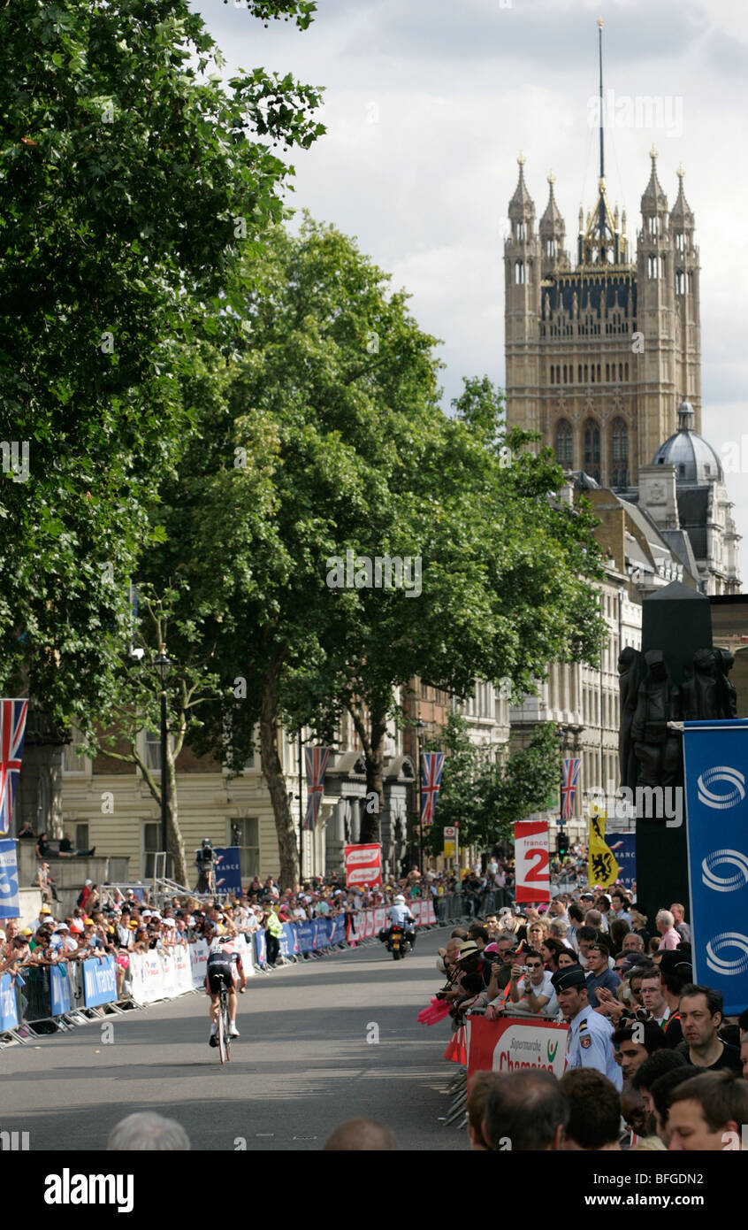 Tour de France cycling stage in Whitehall, London, 2007 Stock Photo - Alamy