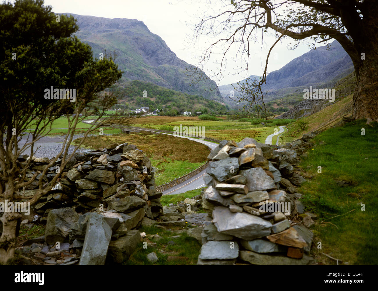 Driving the llanberis pass hi-res stock photography and images - Alamy