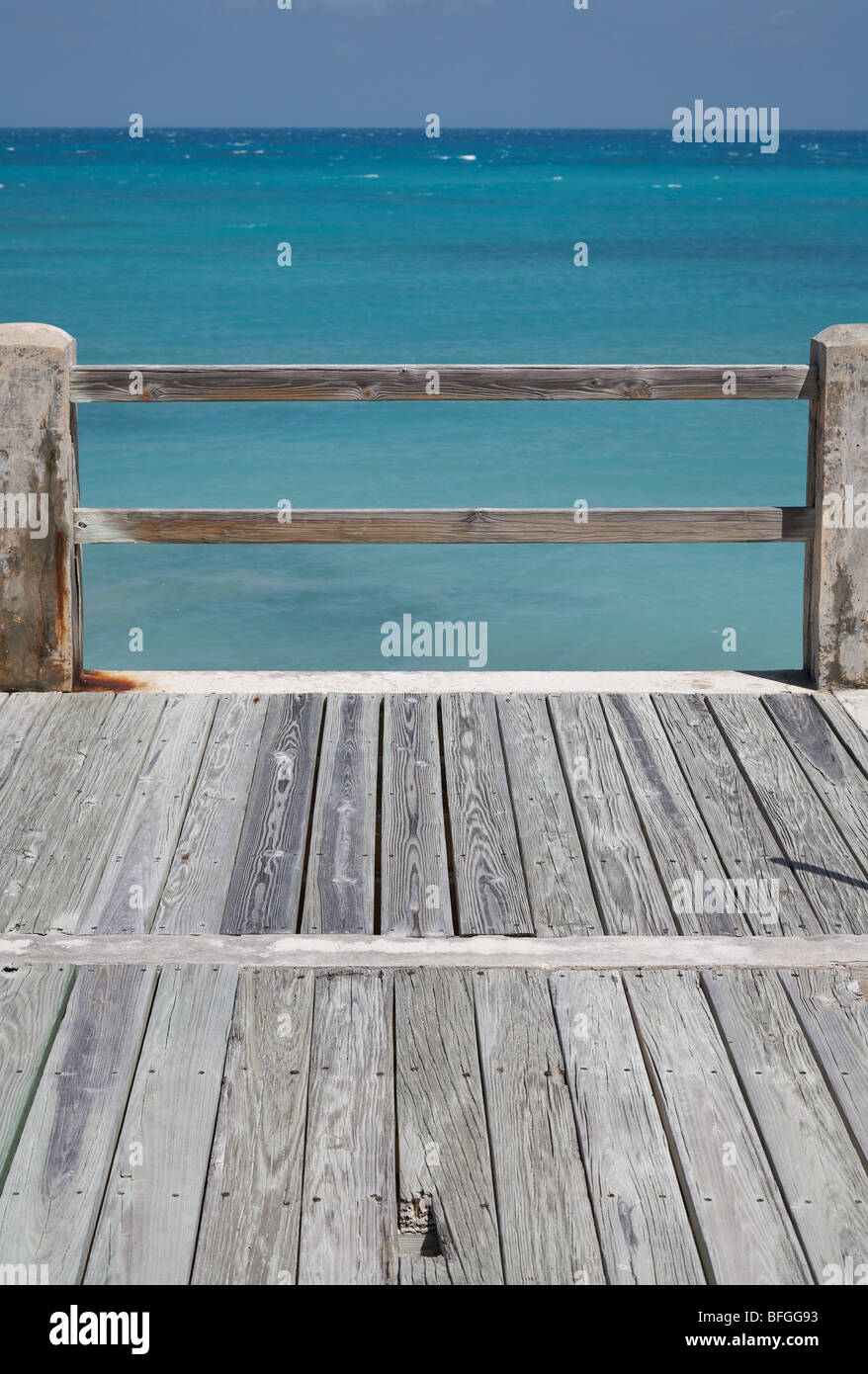 Jetty looking out over turquoise sea, Bermuda Stock Photo - Alamy
