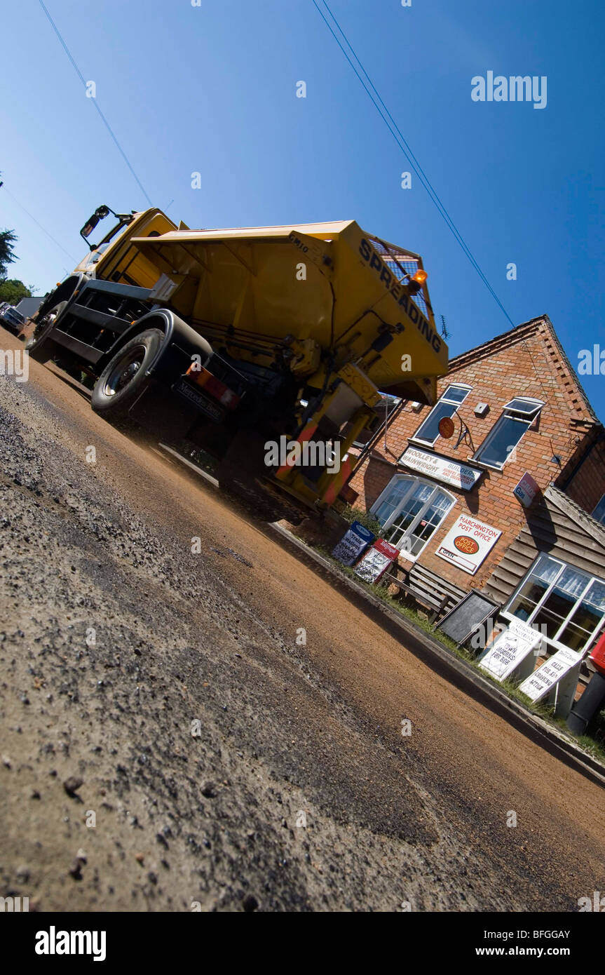 Gritters gritting the roads hi-res stock photography and images - Alamy