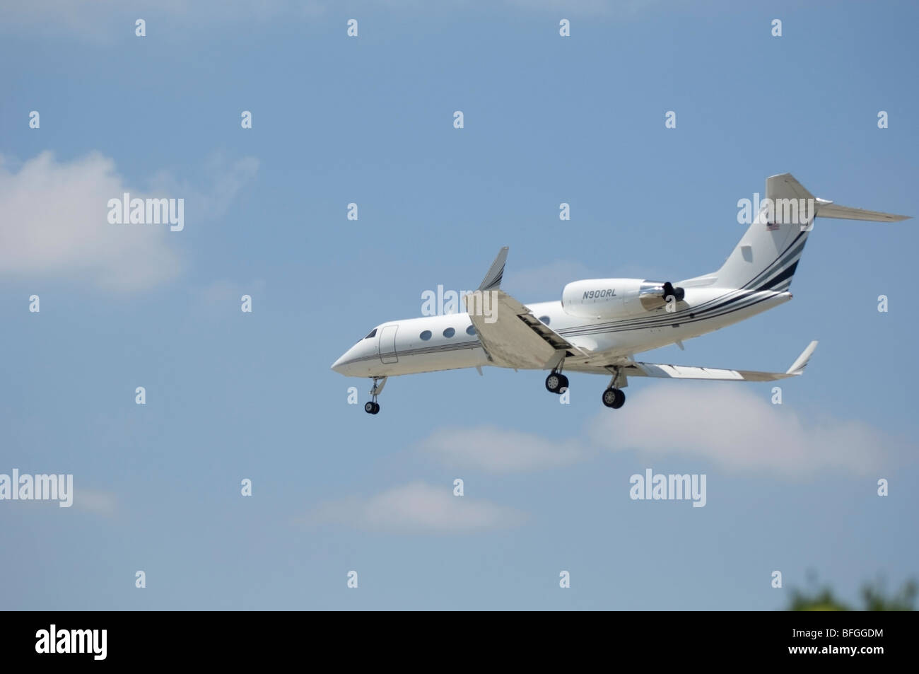 Gulfstream aircraft hi-res stock photography and images - Alamy